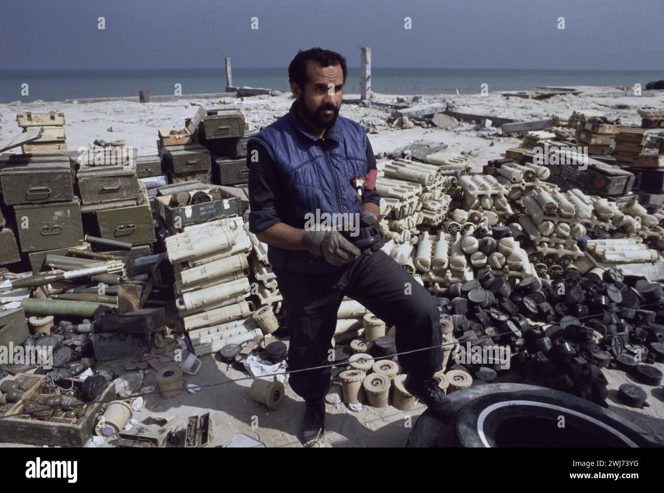 Gulf war 1991 operation desert storm hi-res stock photography and ...