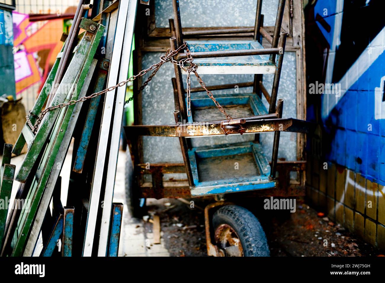 Old hawker cart hi-res stock photography and images - Alamy