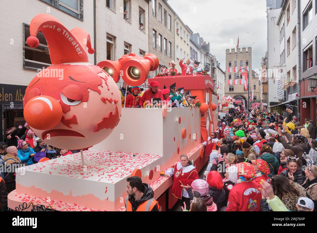 Carnival, Rose Monday in Cologne in Severinstraße in the Vringsveedel ...