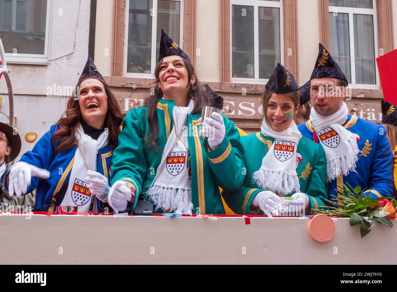 Carnival, Rose Monday in Cologne in Severinstraße in the Vringsveedel ...