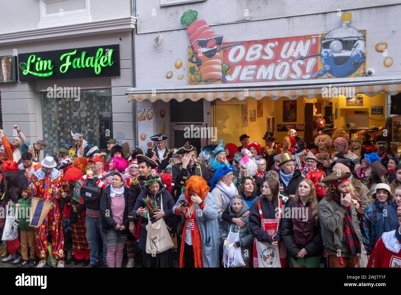 Carnival, Rose Monday in Cologne in Severinstraße in the Vringsveedel ...