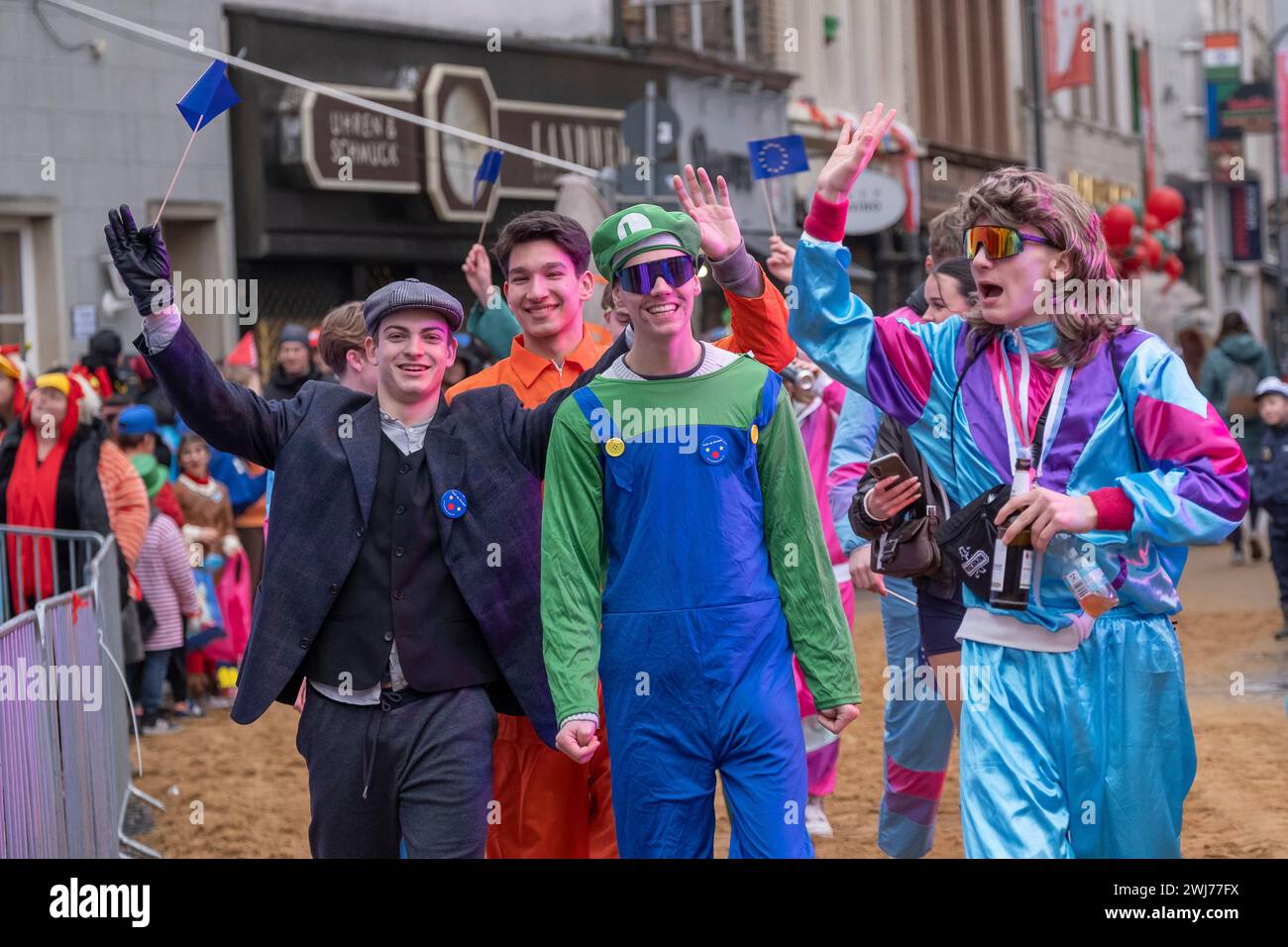 Carnival, Rose Monday in Cologne in Severinstraße in the Vringsveedel, where Cologne is still at ...