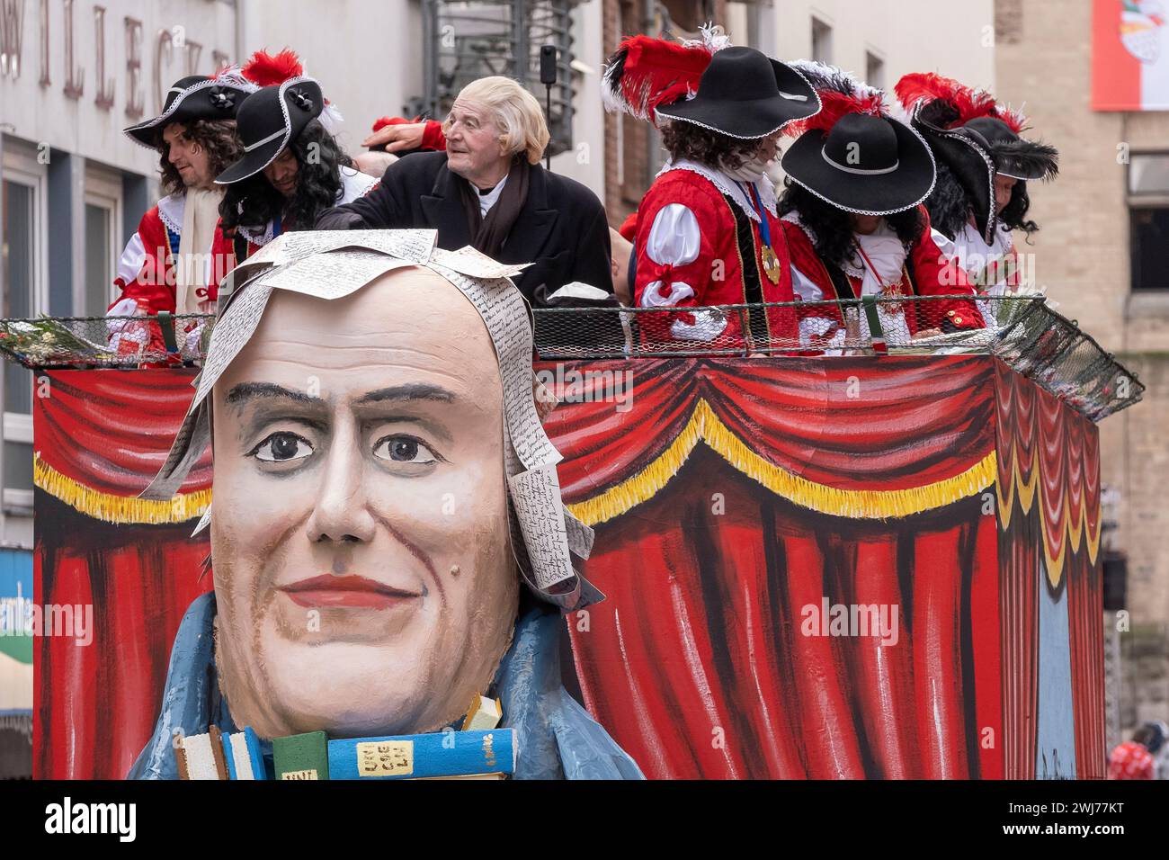 Carnival, Rose Monday in Cologne in Severinstraße in the Fringsviertel ...