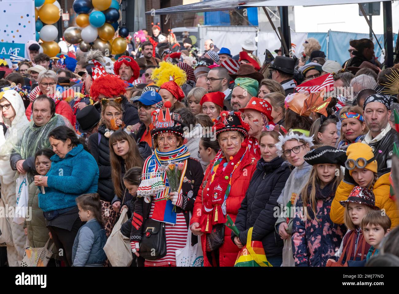 Carnival, Rose Monday in Cologne in Severinstraße in the Vringsveedel ...