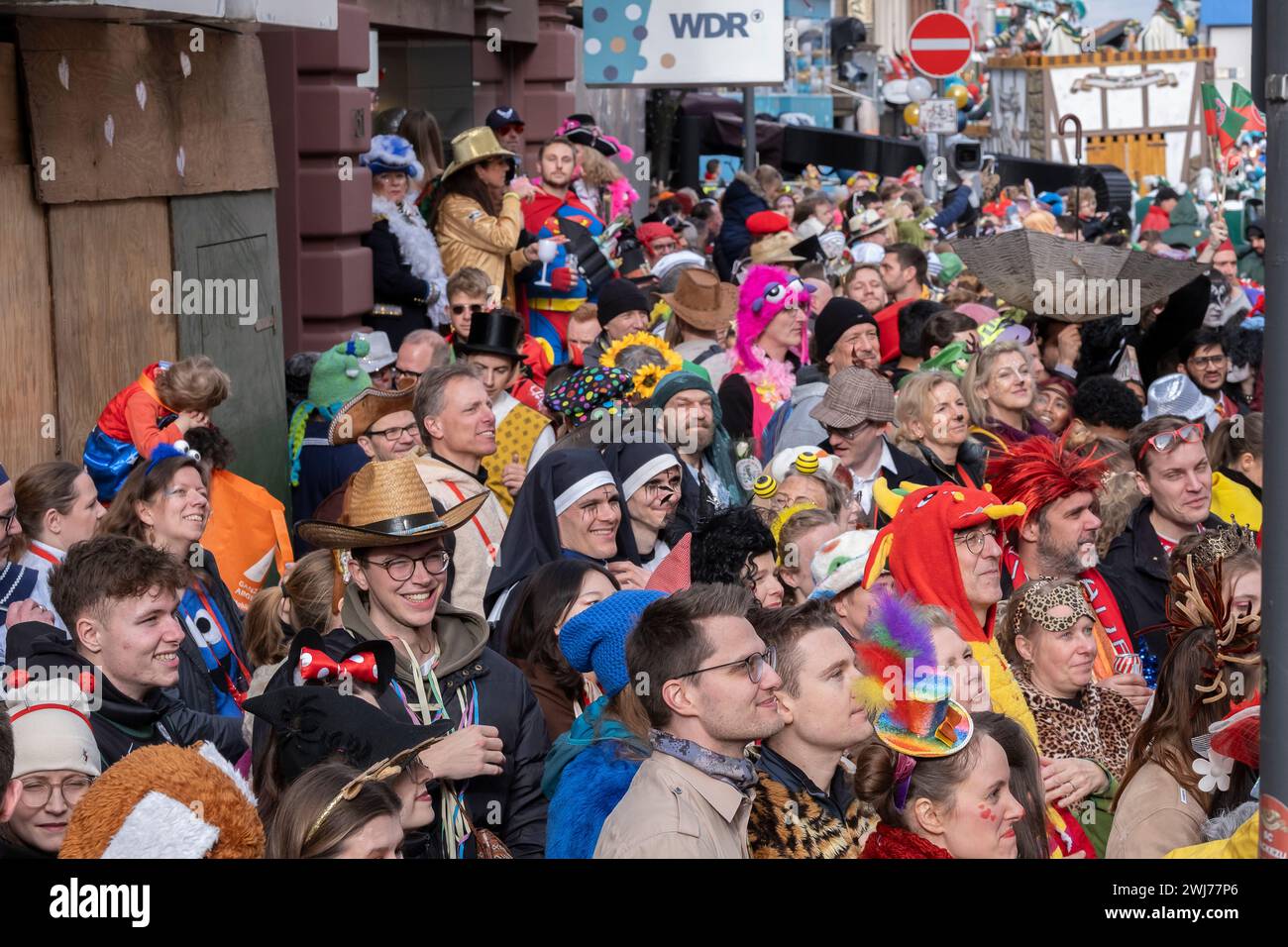 Carnival, Rose Monday in Cologne in Severinstraße in the Vringsveedel ...