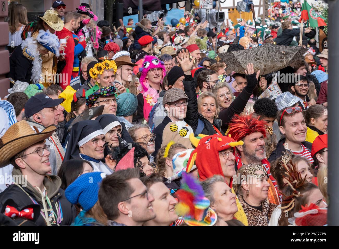 Carnival, Rose Monday in Cologne in Severinstraße in the Vringsveedel ...