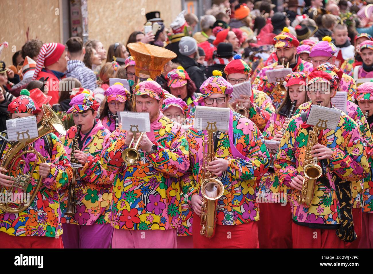 Carnival, Rose Monday in Cologne in Severinstraße in the Vringsveedel ...