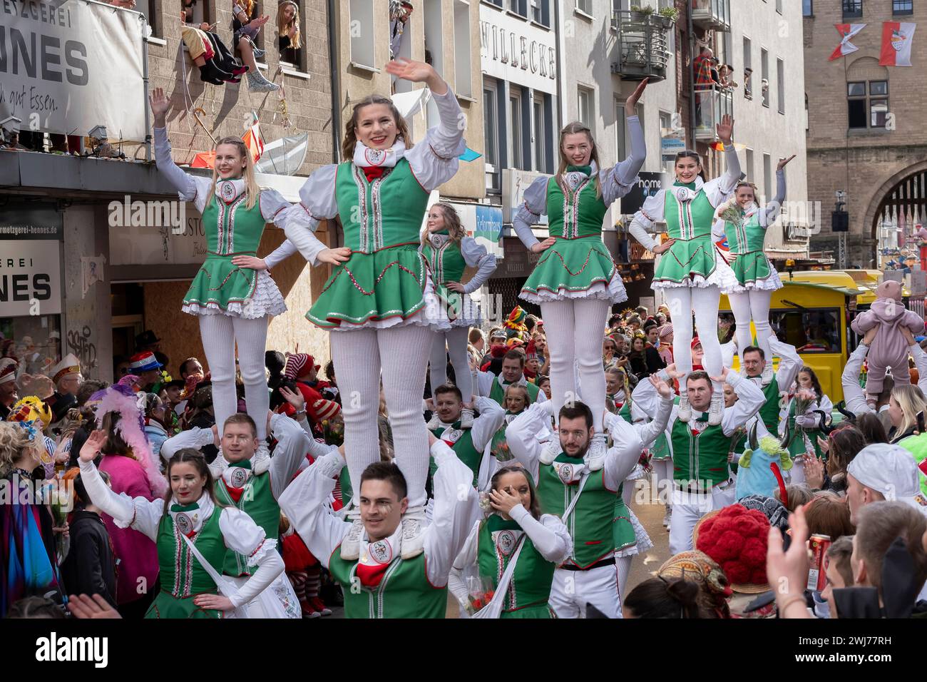 Carnival, Rose Monday in Cologne in Severinstraße in the Vringsveedel ...