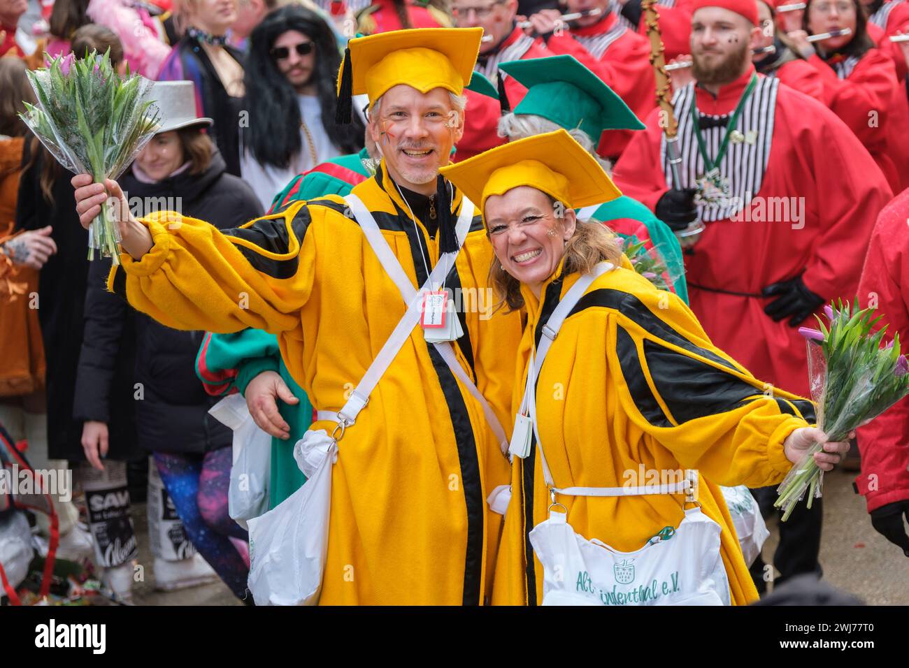 Carnival, Rose Monday in Cologne in Severinstraße in the Vringsviertel ...
