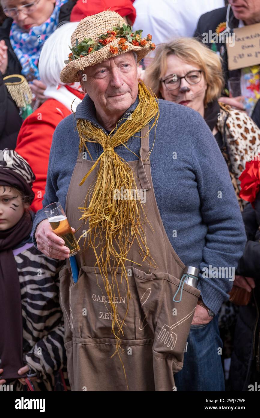 Carnival, Rose Monday in Cologne in Severinstraße in the Vringsviertel ...