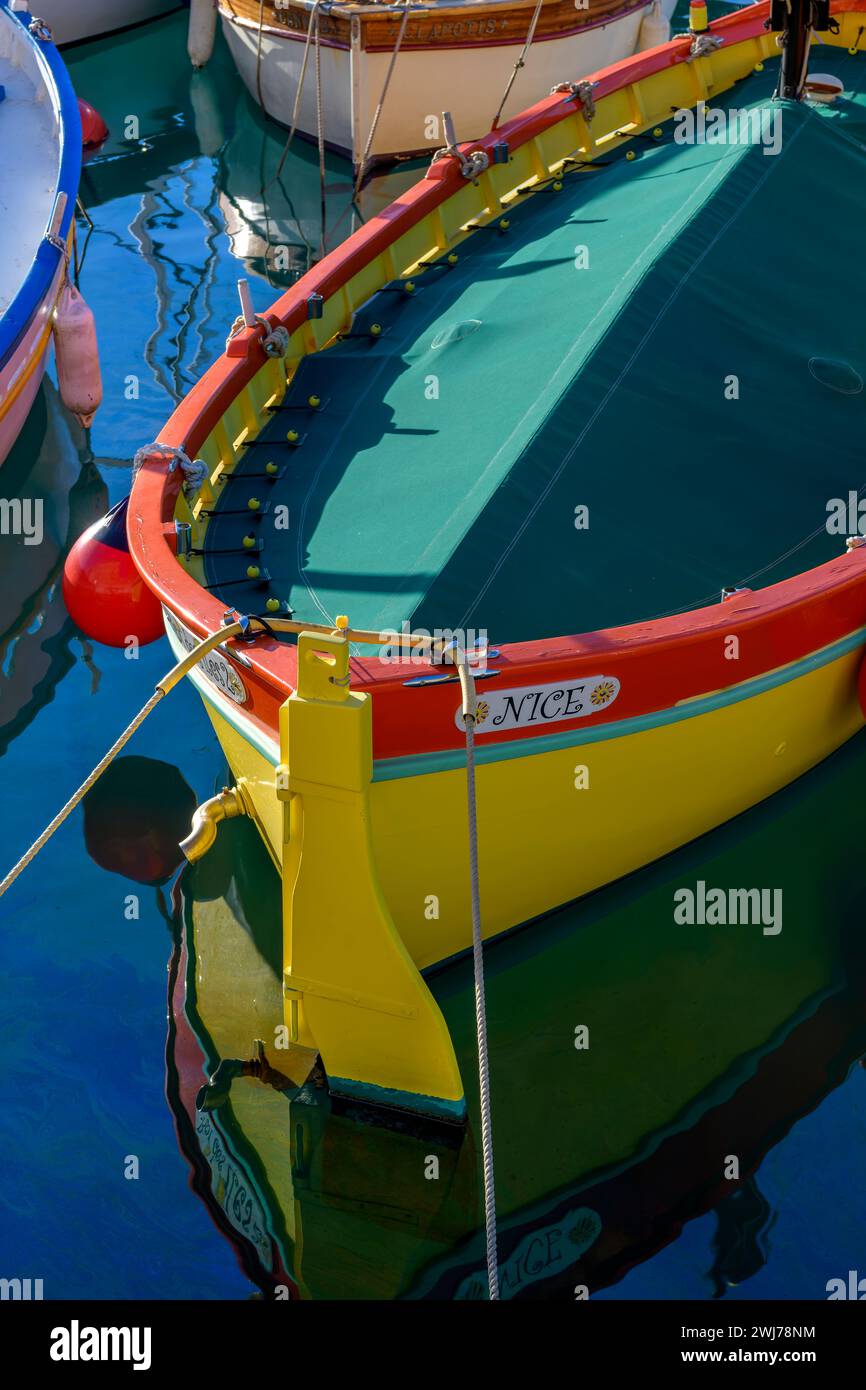 Yellow pointus hi-res stock photography and images - Alamy