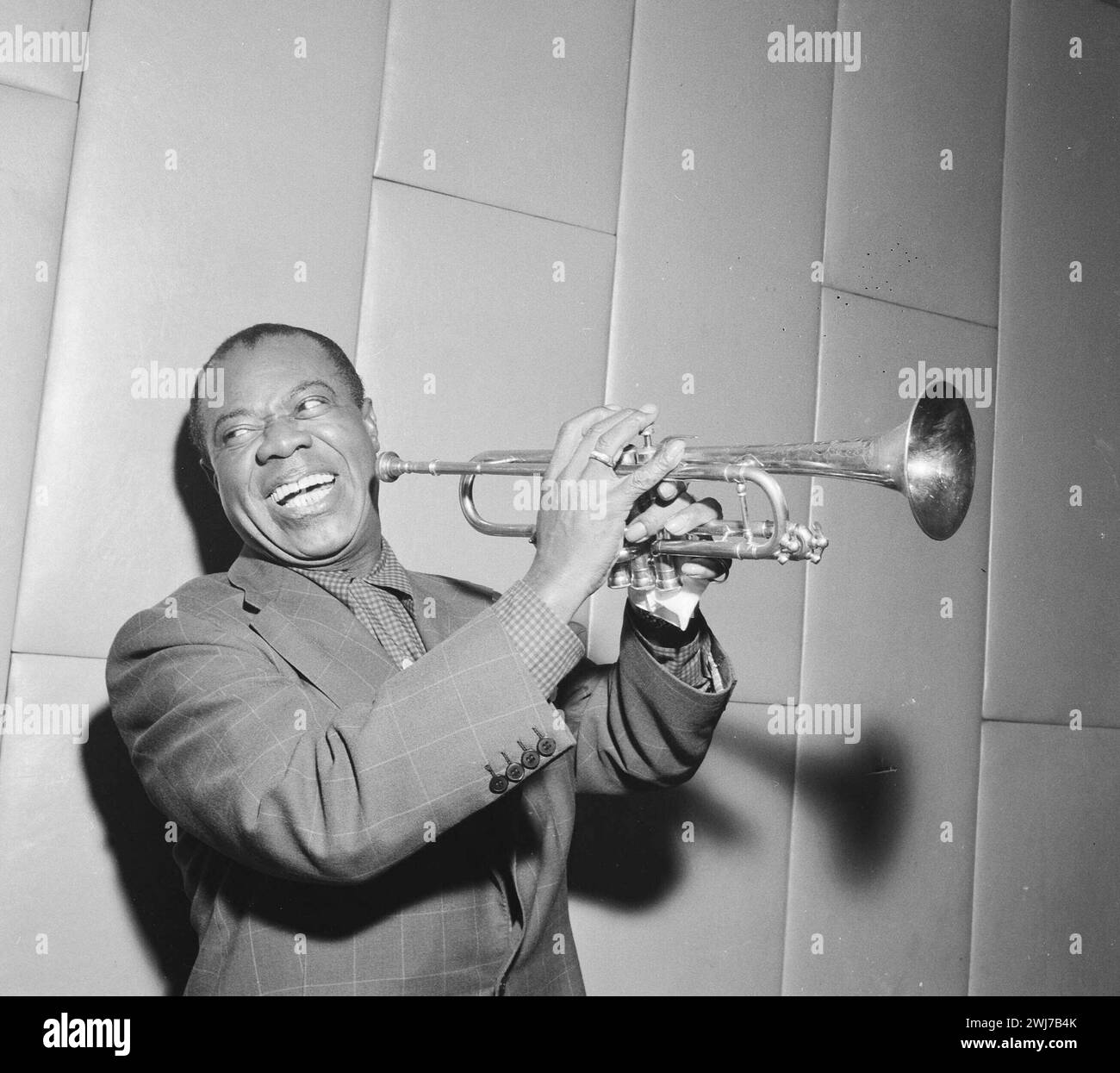 Amsterdam, Netherlands. October 29, 1955. Louis Armstrong pose with ...