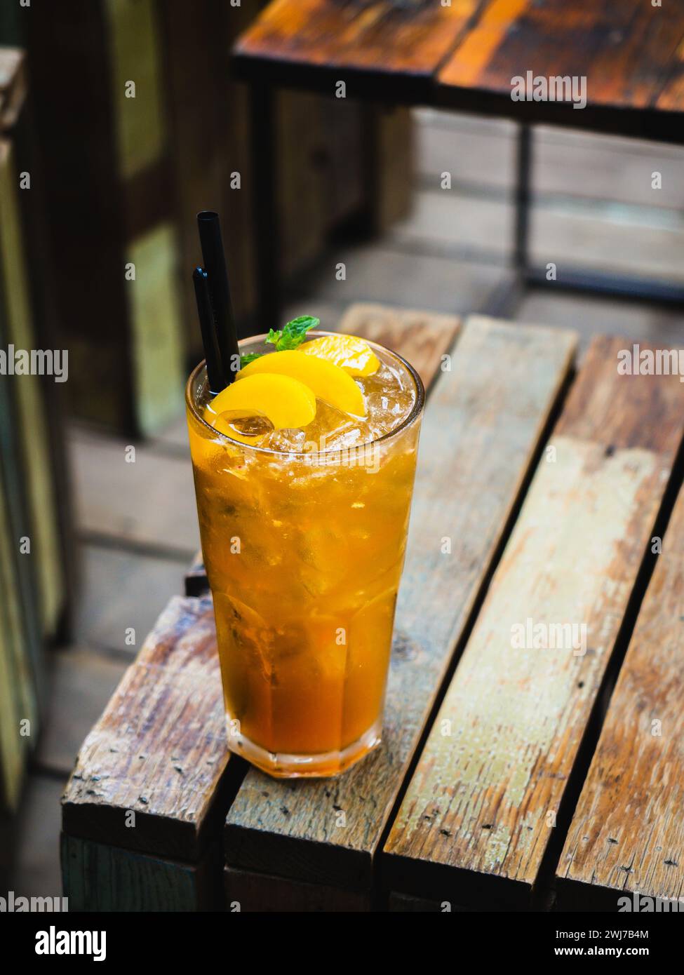 Long island iced tea cocktail hi-res stock photography and images - Alamy