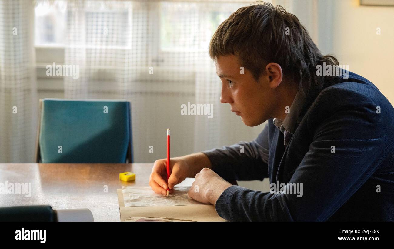 BOY SWALLOWS UNIVERSE, Lee Halley, 'Boy Smells Rat', (Season 1, ep. 101 ...