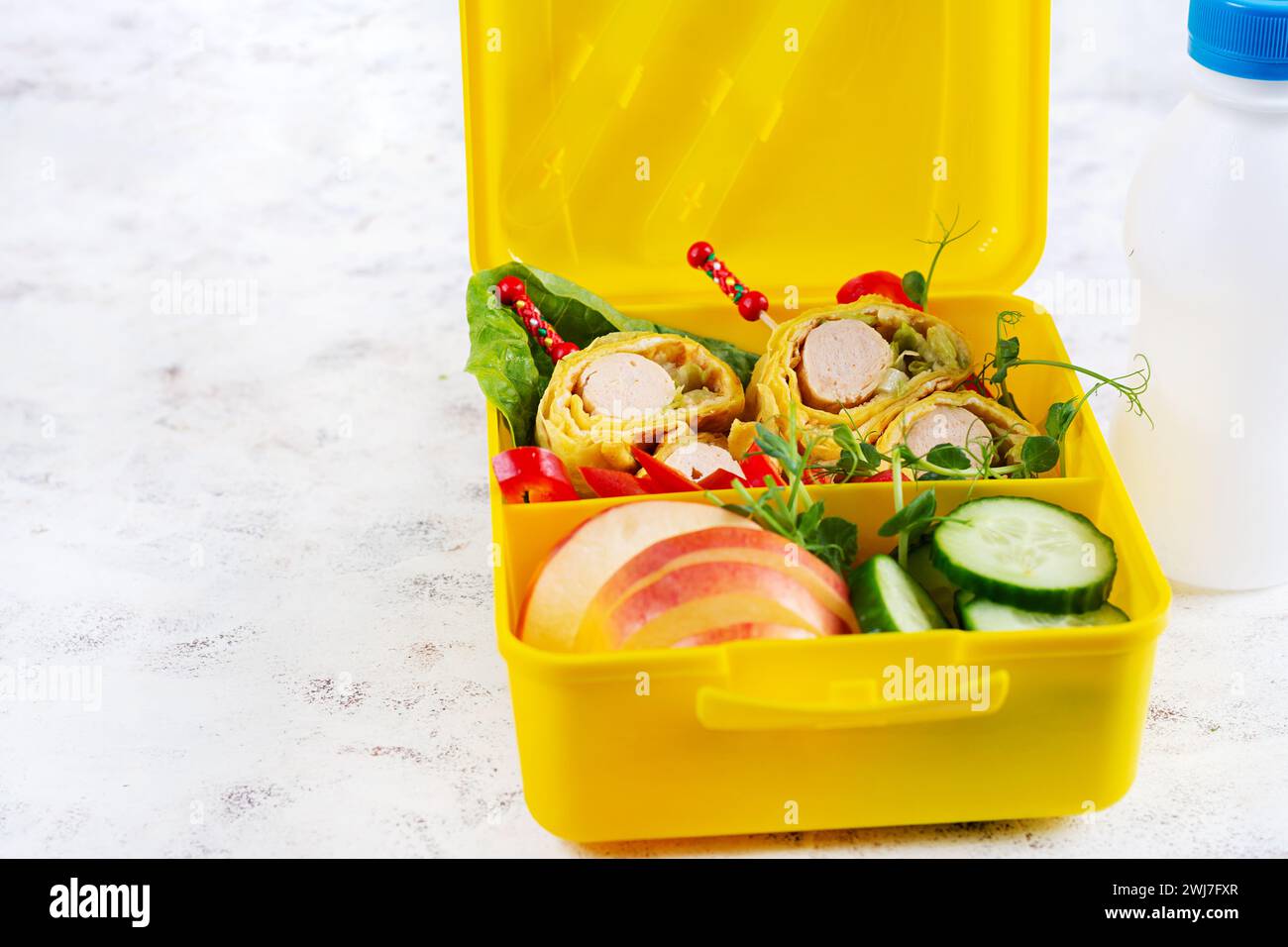 Child lunchbox school hi-res stock photography and images - Alamy