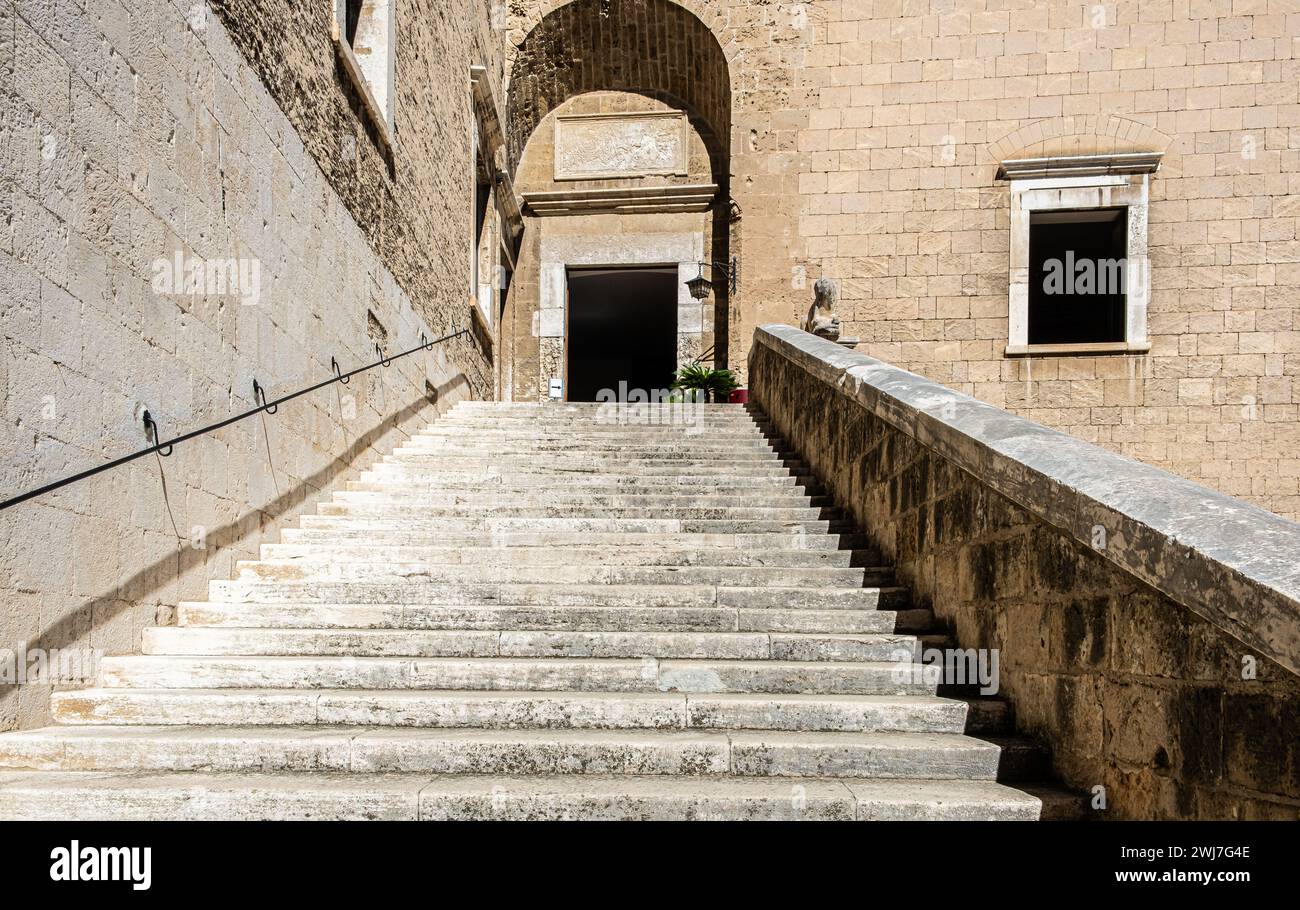 The courtyard of the Norman Swabian Castle ( Castello Normanno Svevo ...