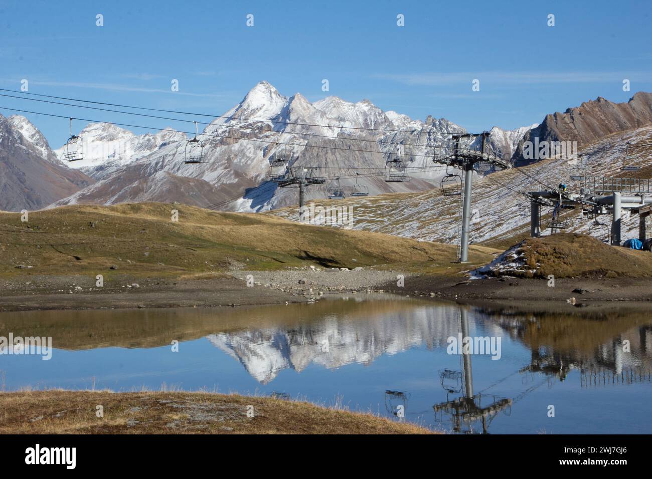 Lacs du chardonnet hi-res stock photography and images - Alamy