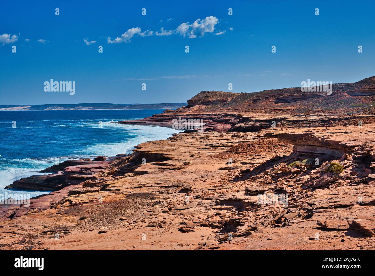 Low coastal cliff landscape along the Mushroom Rock Trail, Kalbarri ...