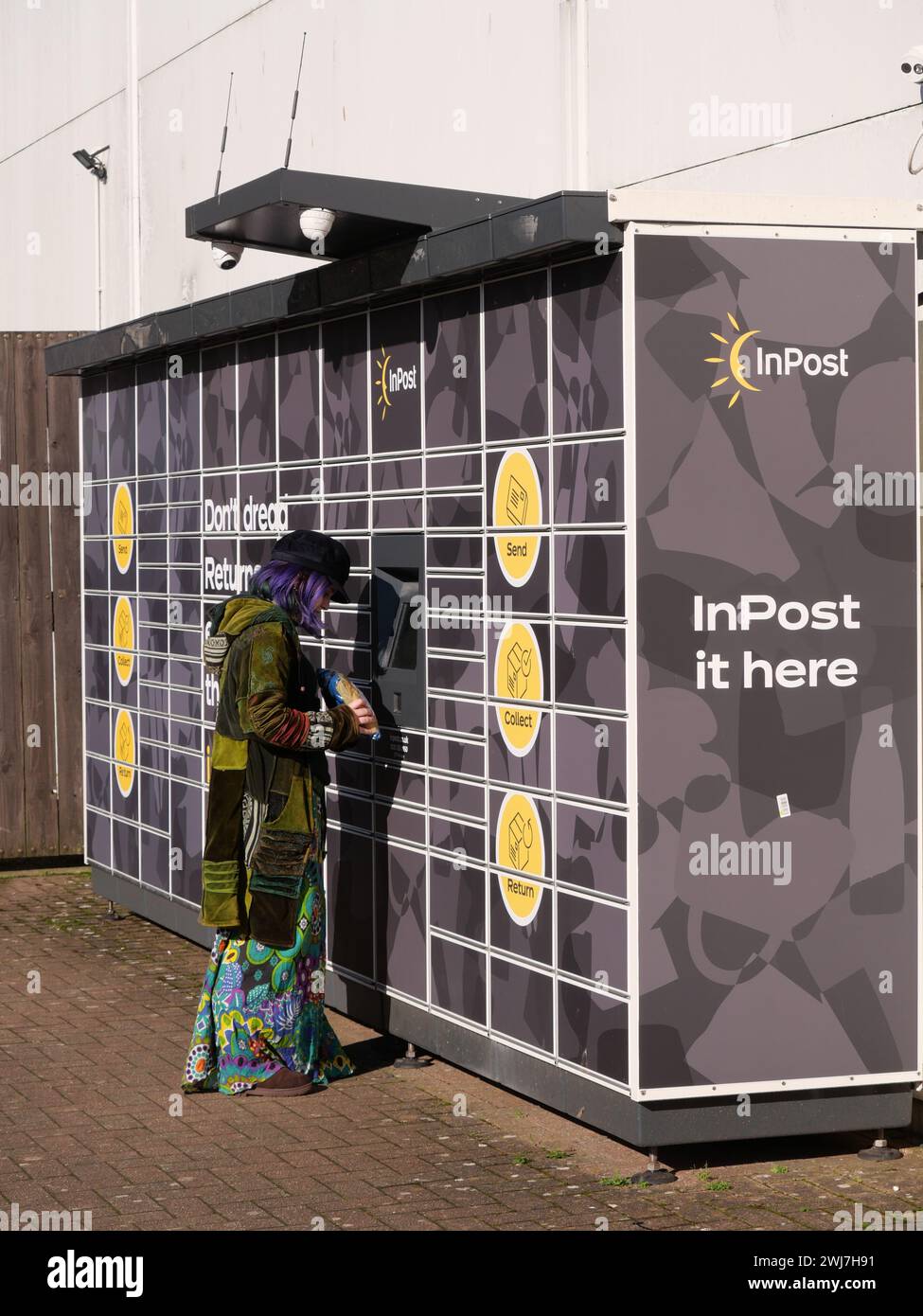 Parcel locker hi-res stock photography and images - Alamy