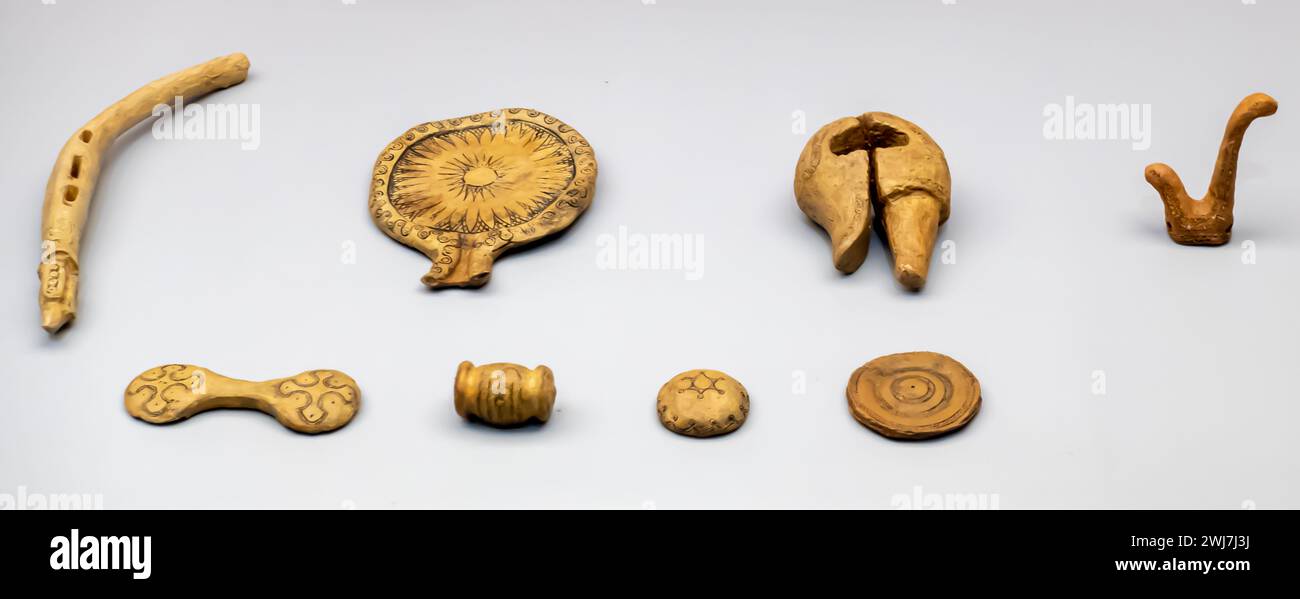 Bone items, carved, grinded, Bronze age, 16th - 15th century B.C. Kent ...