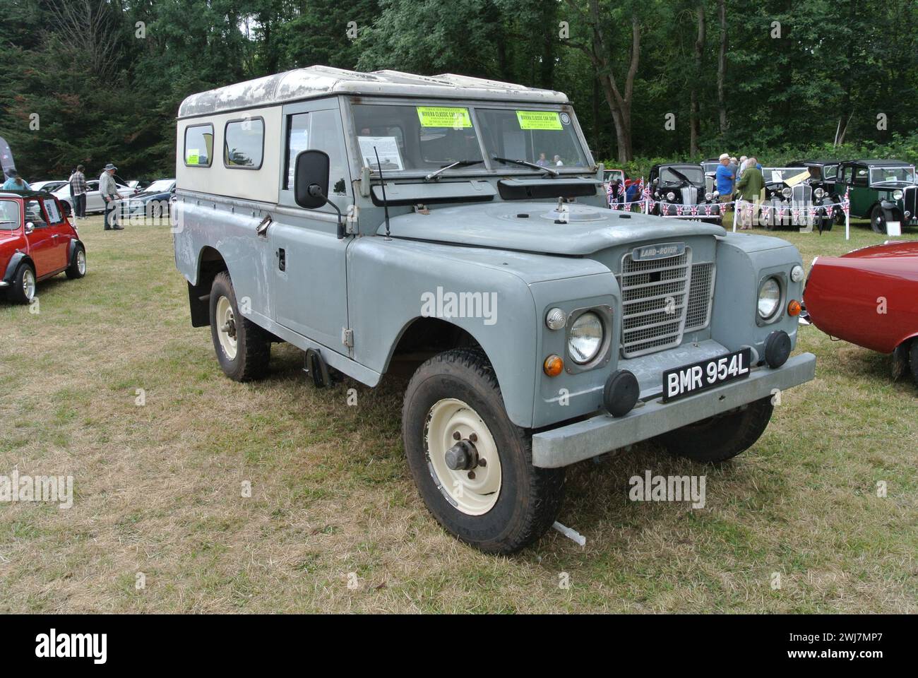 Land rover 109 series hi-res stock photography and images - Alamy