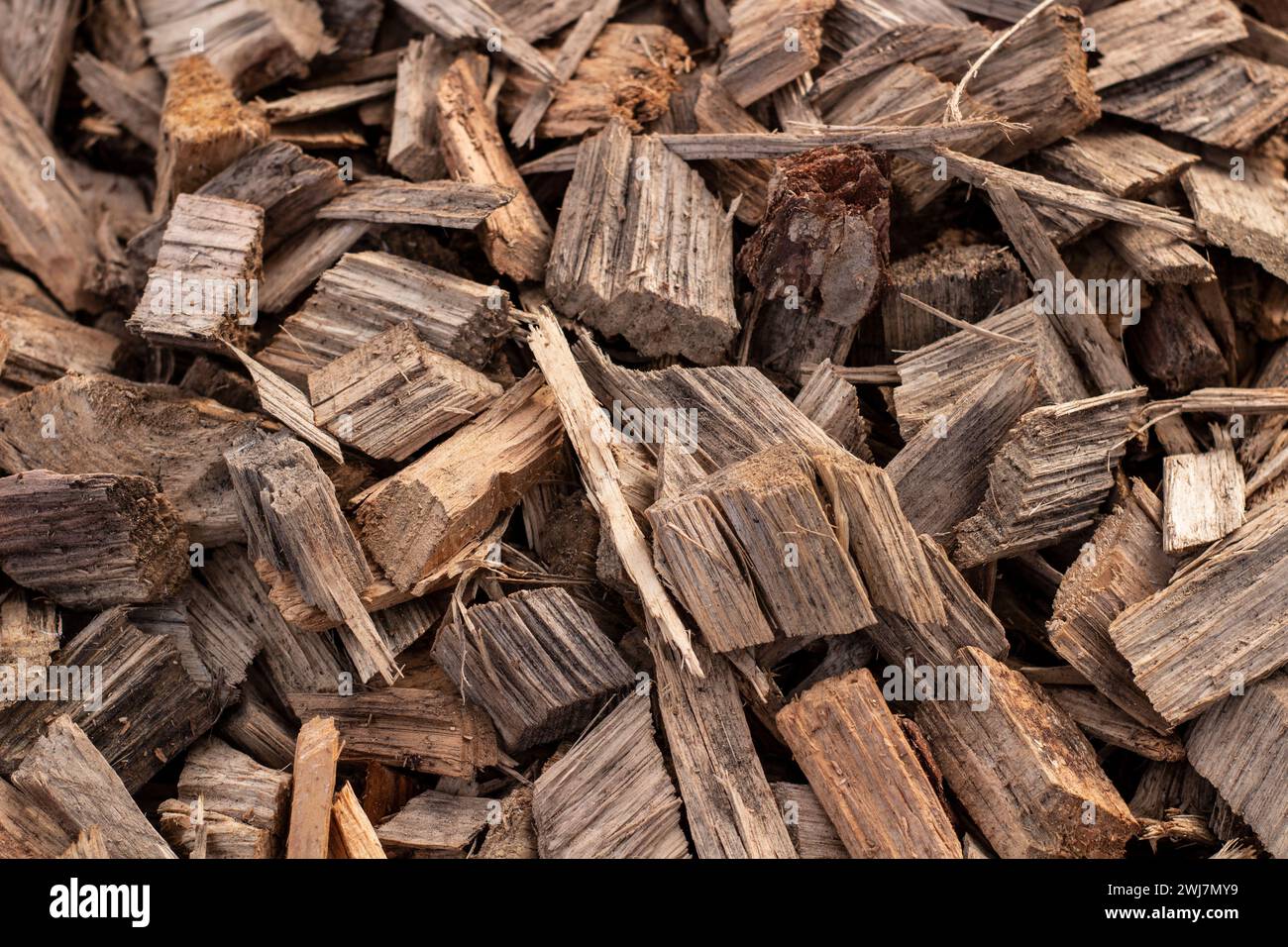 Small pieces wood hi-res stock photography and images - Alamy