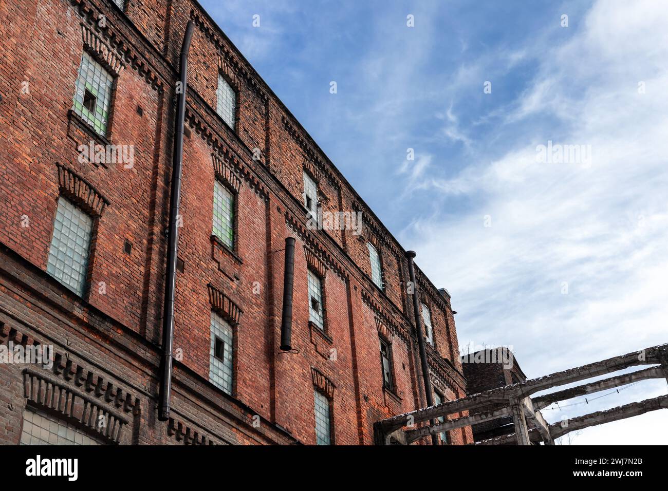 Old brick industrial building exterior hi-res stock photography and ...