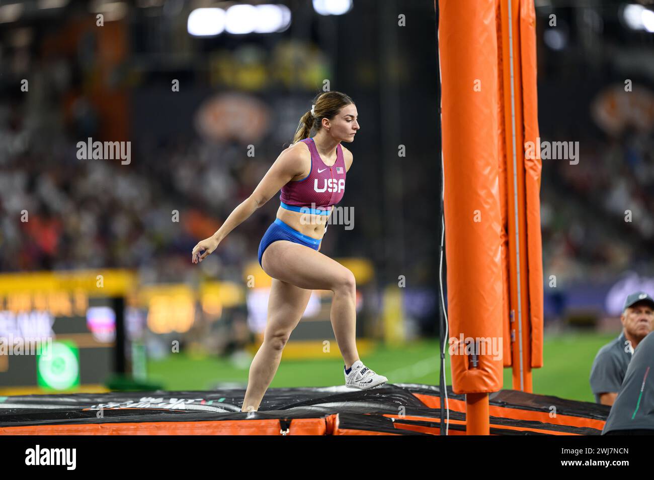 Bridget WILLIAMS participating in the Pole Vault at the World Athletics ...