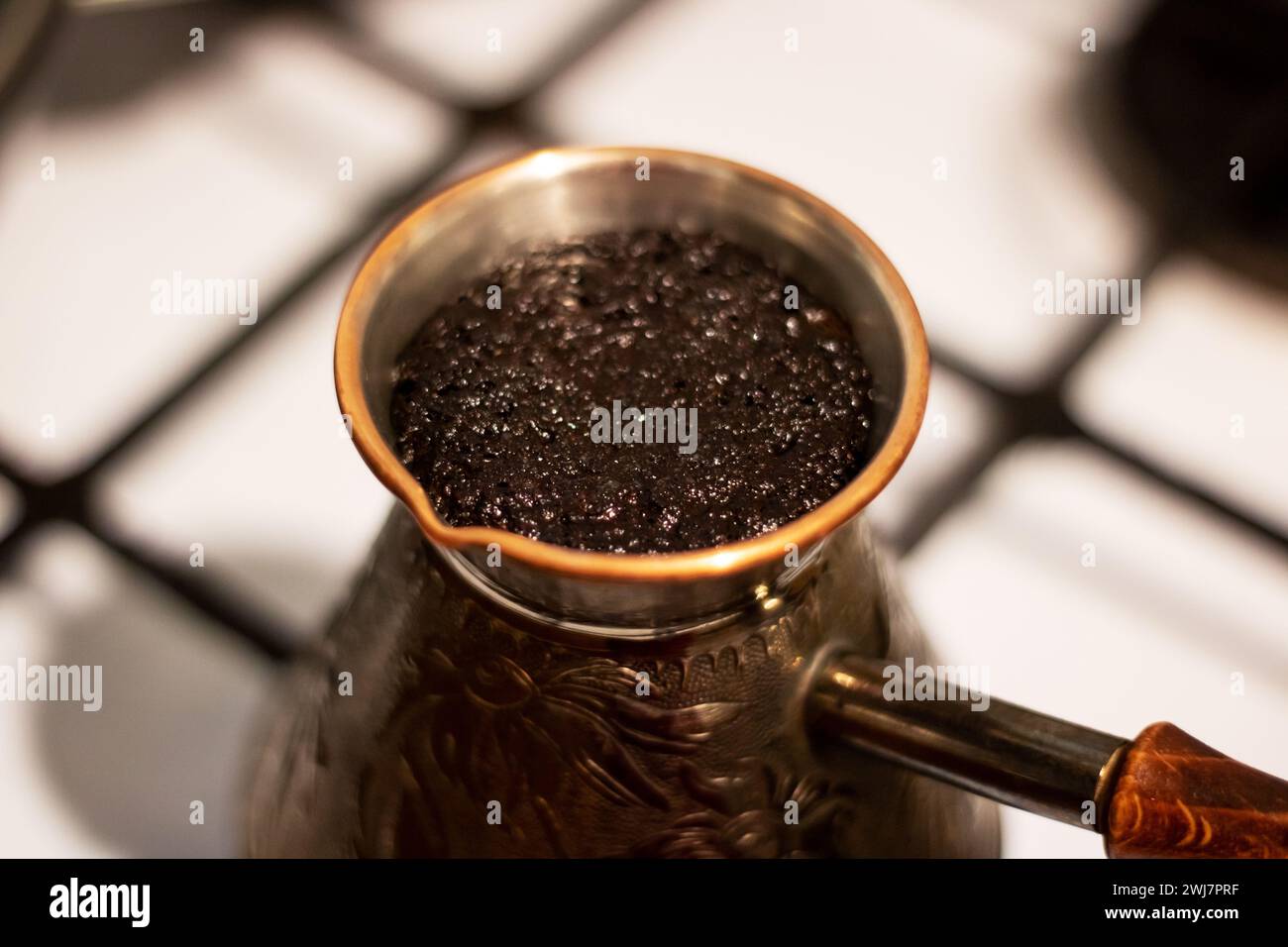 Vintage coffee pot overhead hi-res stock photography and images - Alamy