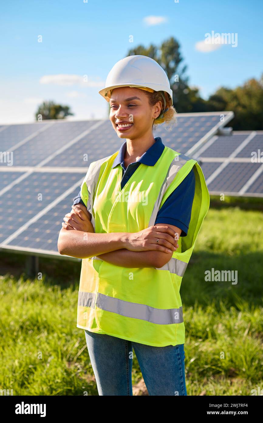 Solar farm inspection hi-res stock photography and images - Alamy