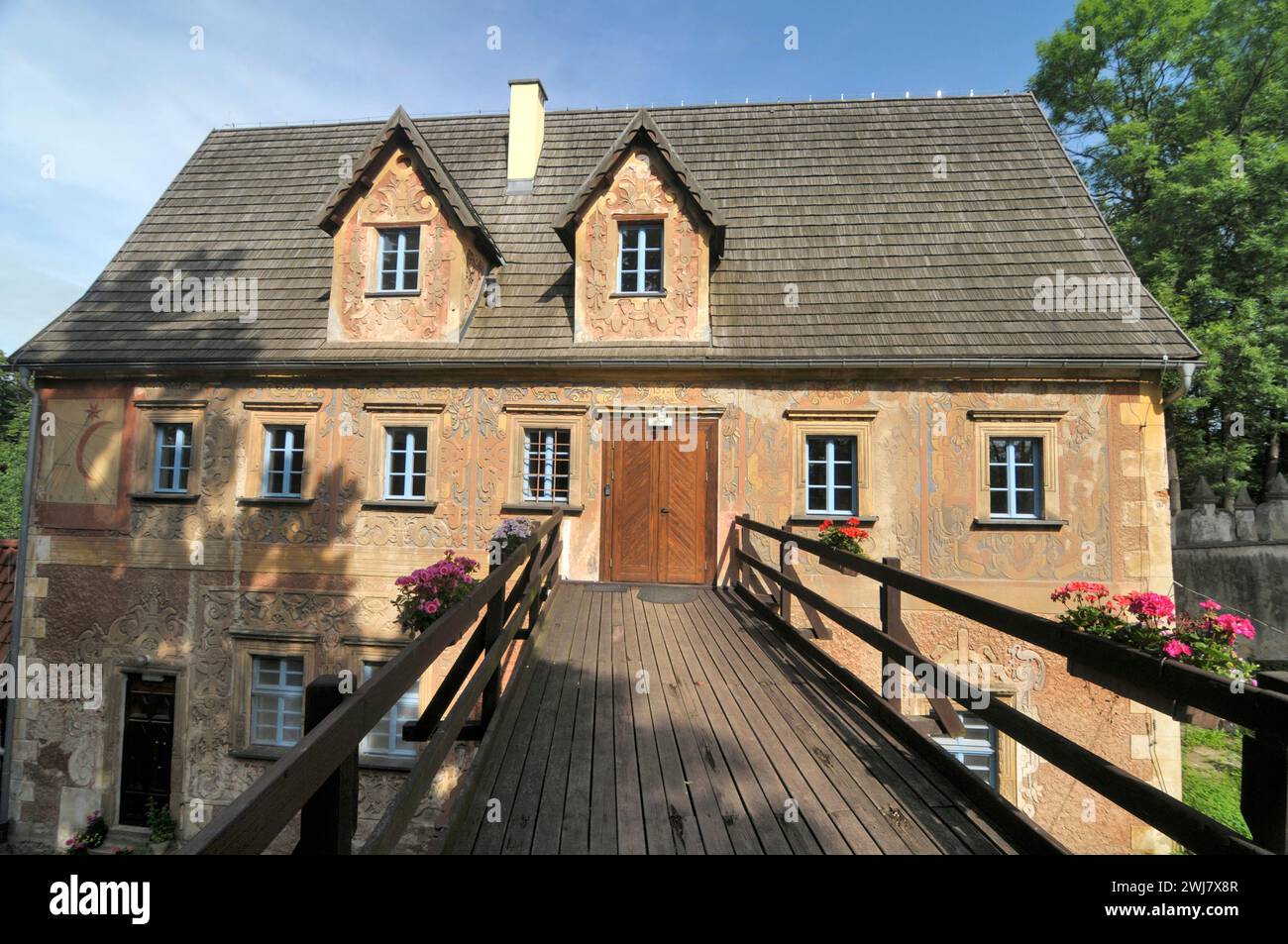 Grodno Castle (German: Kynsburg) is a castle located in the southern ...