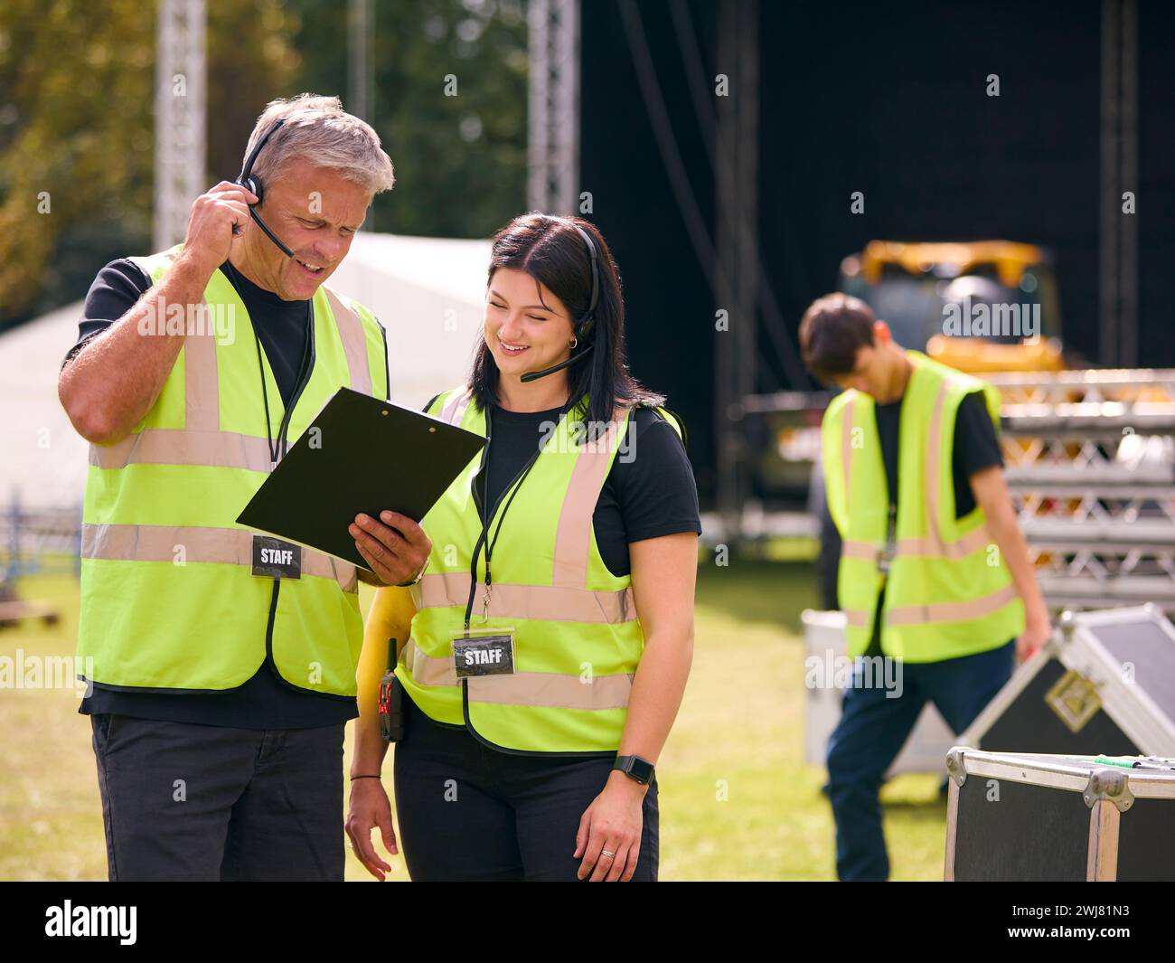 Two people on stage talking hi-res stock photography and images - Alamy