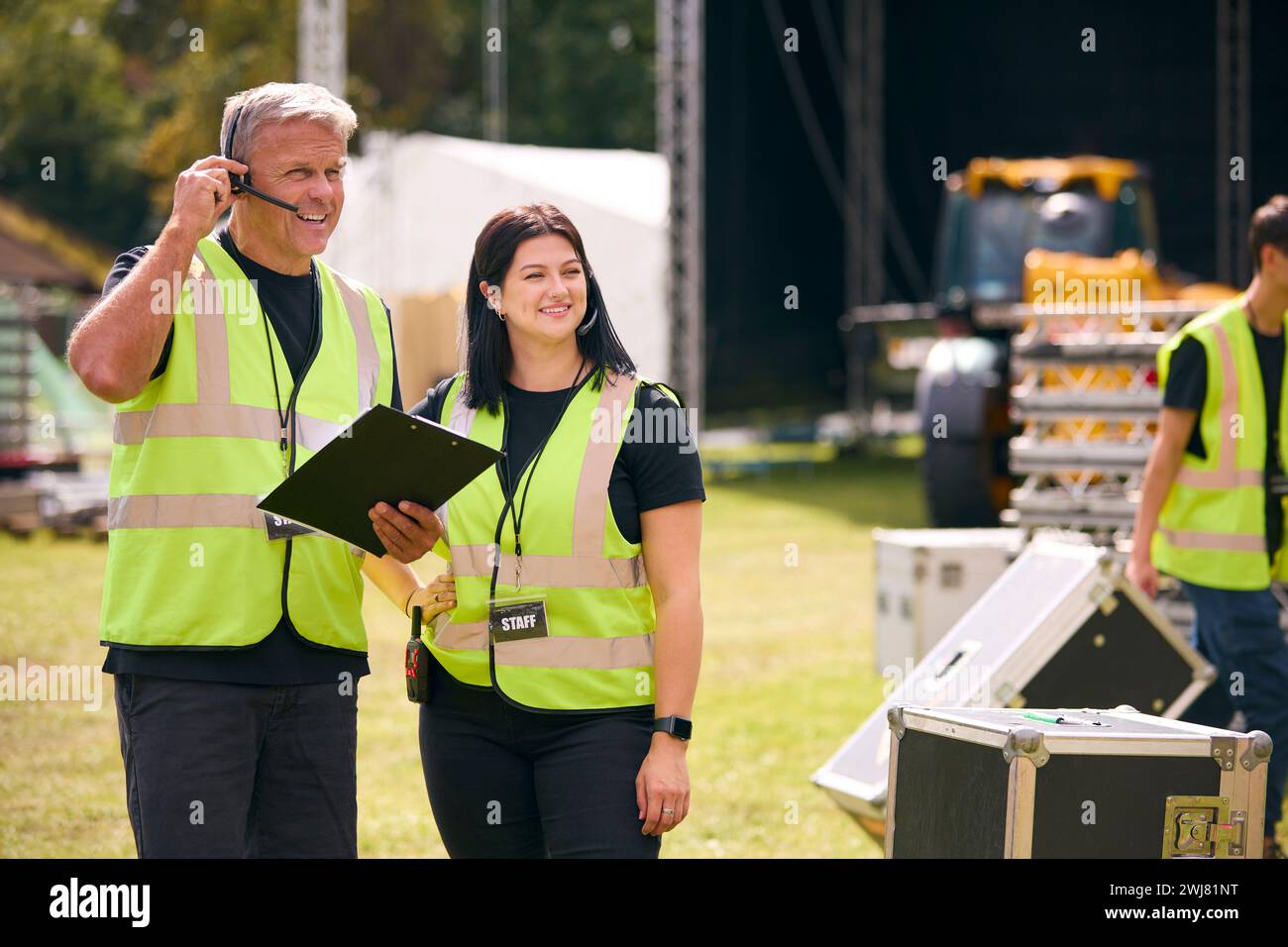 Two people on stage talking hi-res stock photography and images - Alamy
