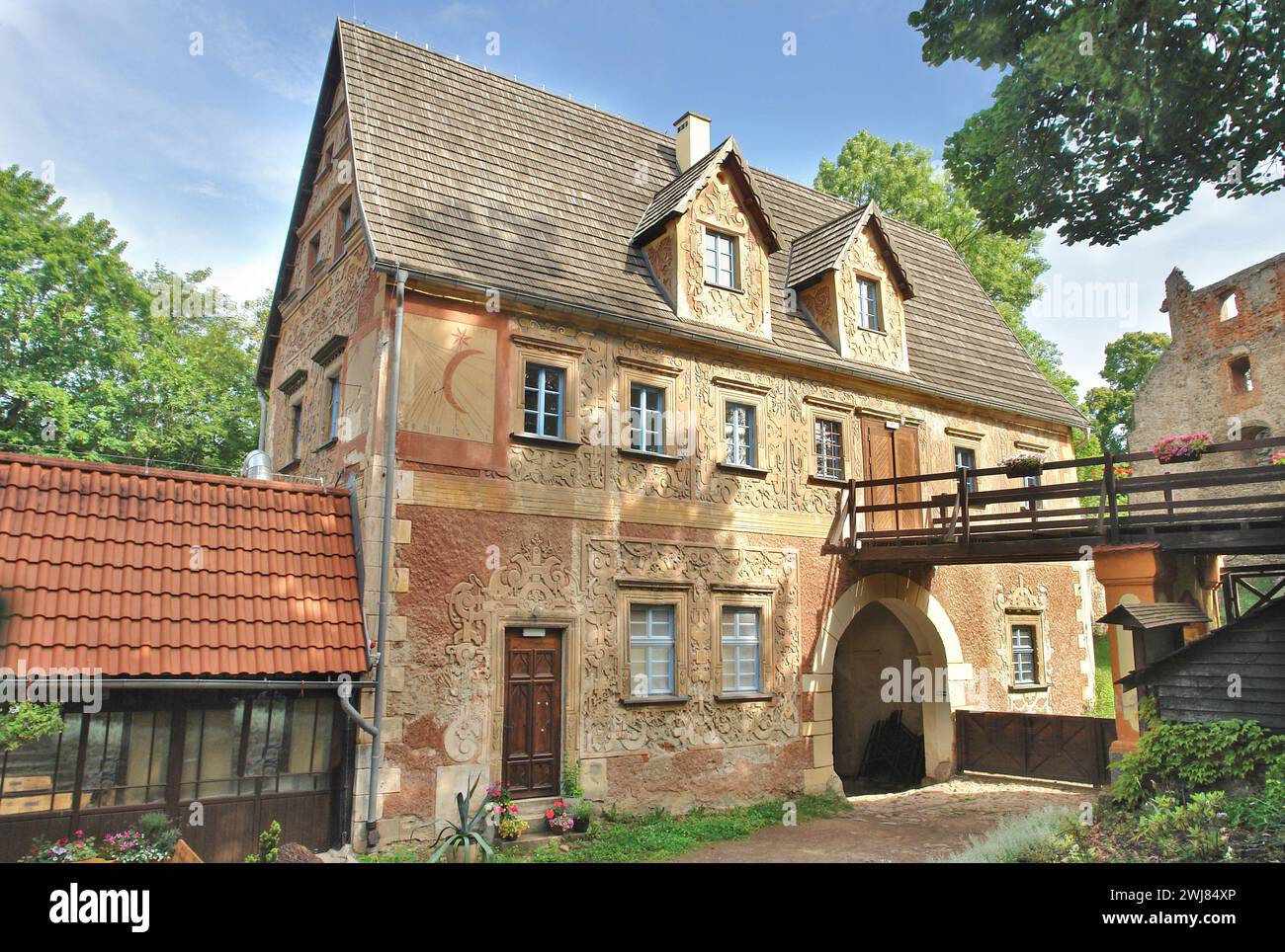 Grodno Castle (German: Kynsburg) is a castle located in the southern ...
