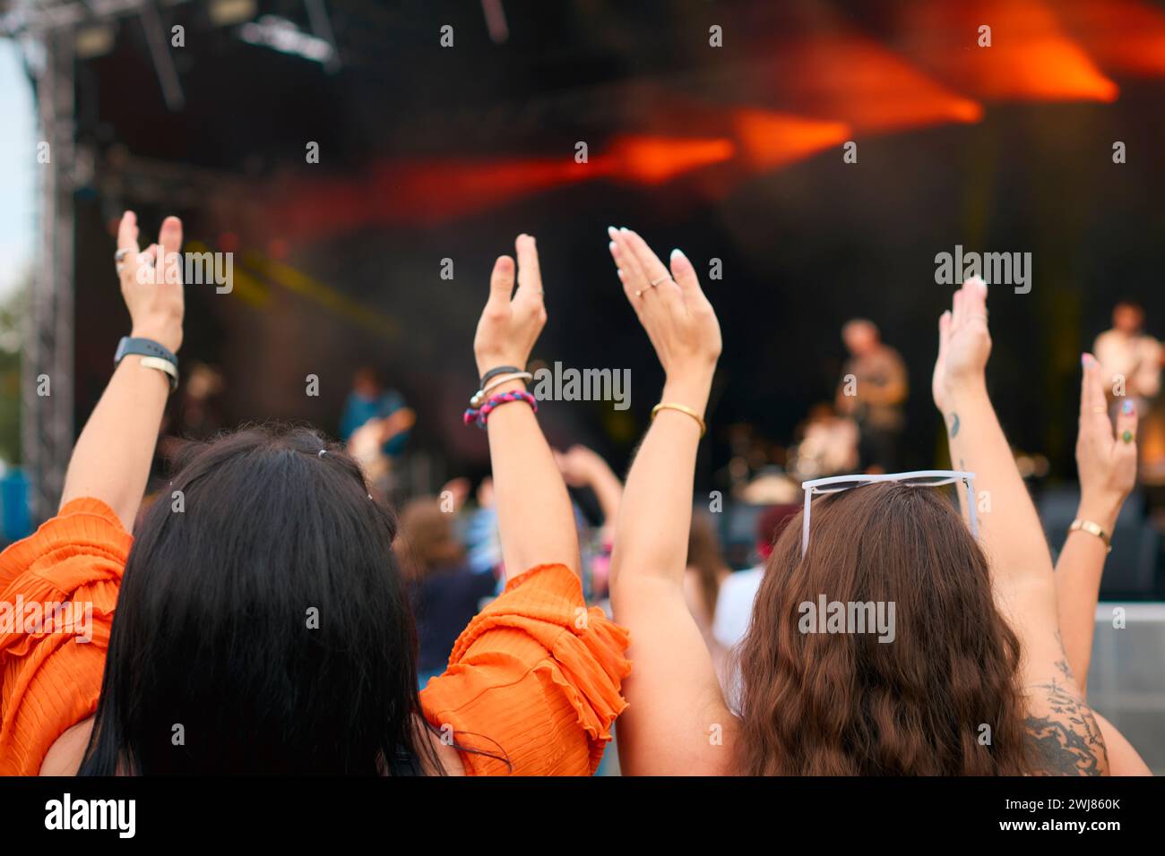 Concert stage daytime band hi-res stock photography and images - Alamy