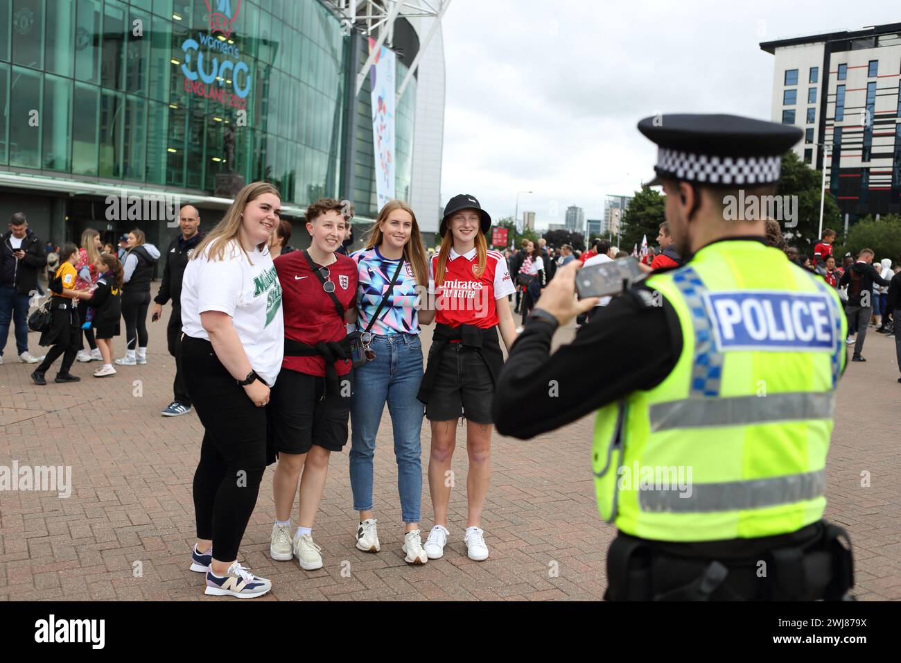 Police taking photo for fans hi-res stock photography and images - Alamy
