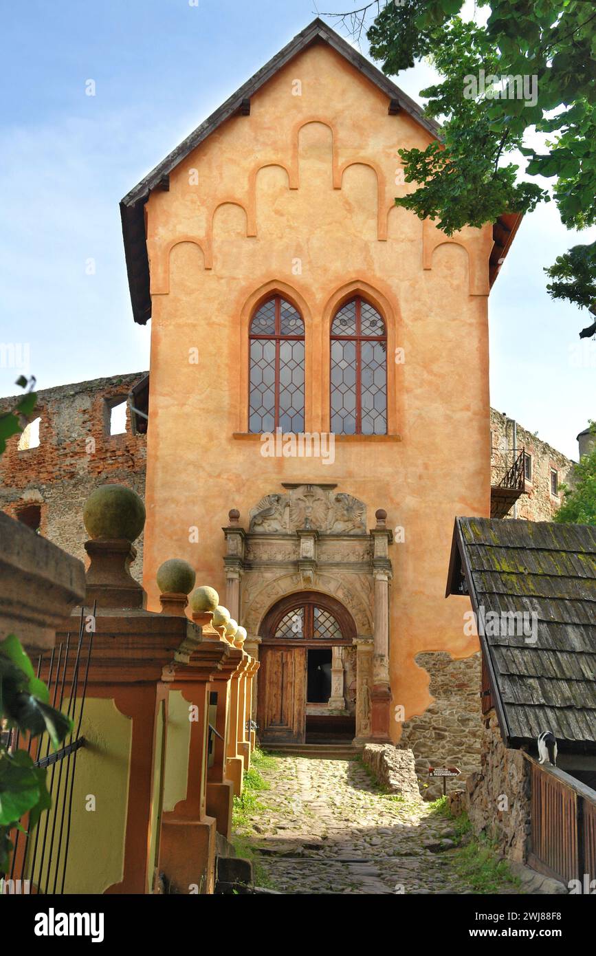 Grodno Castle (German: Kynsburg) is a castle located in the southern ...
