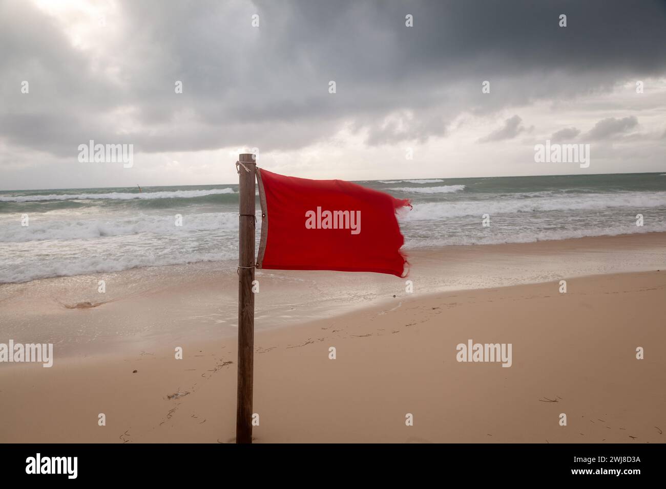 Danger high surf warning hi-res stock photography and images - Alamy