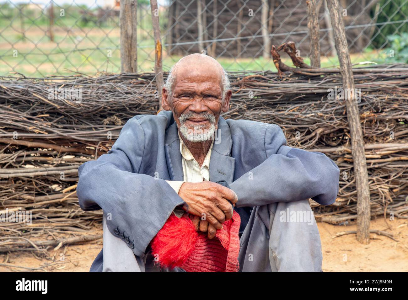 Old african man hi-res stock photography and images - Alamy