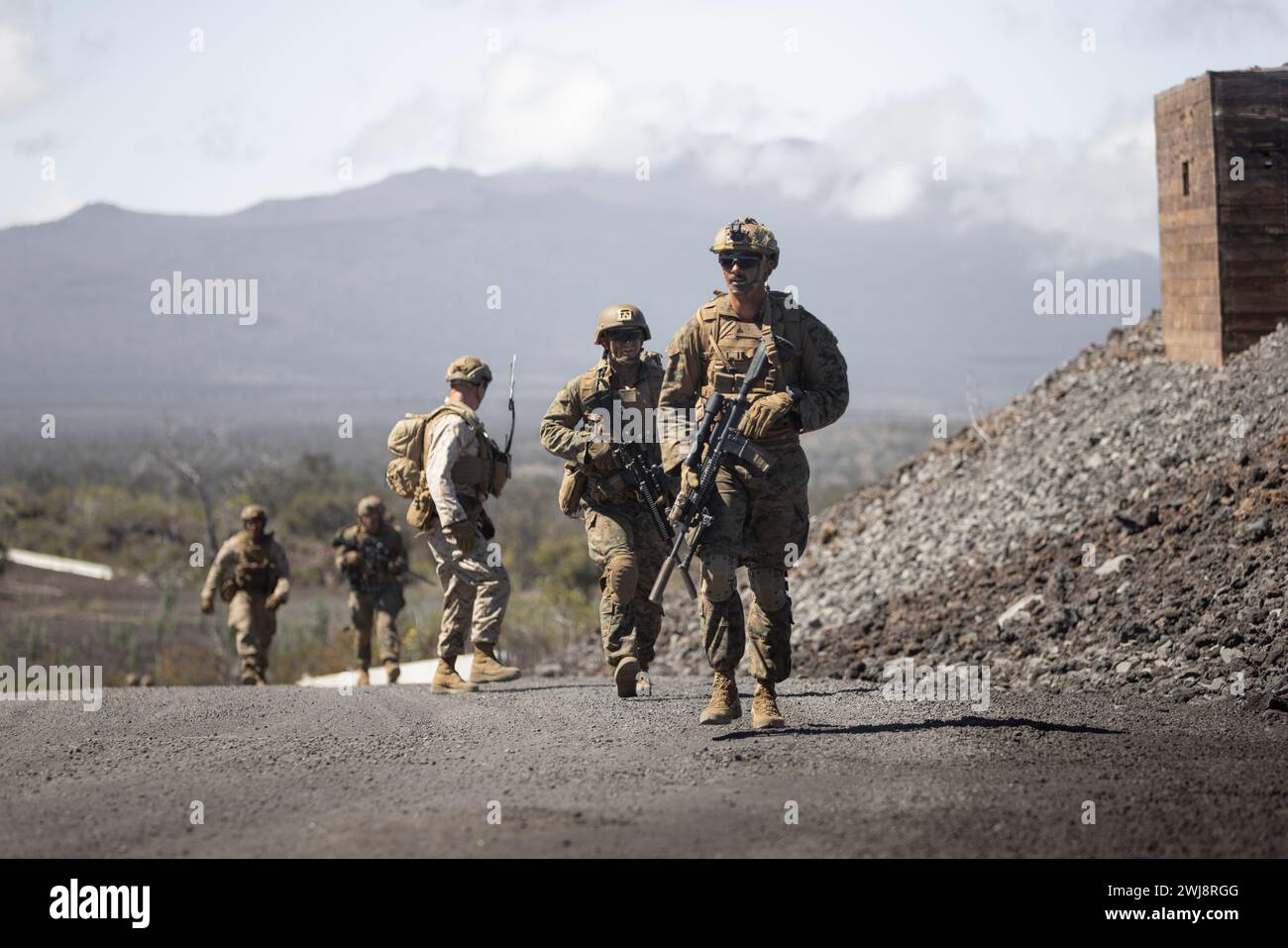 U.S. Marines with 3d Littoral Combat Team, 3d Marine Littoral Regiment ...
