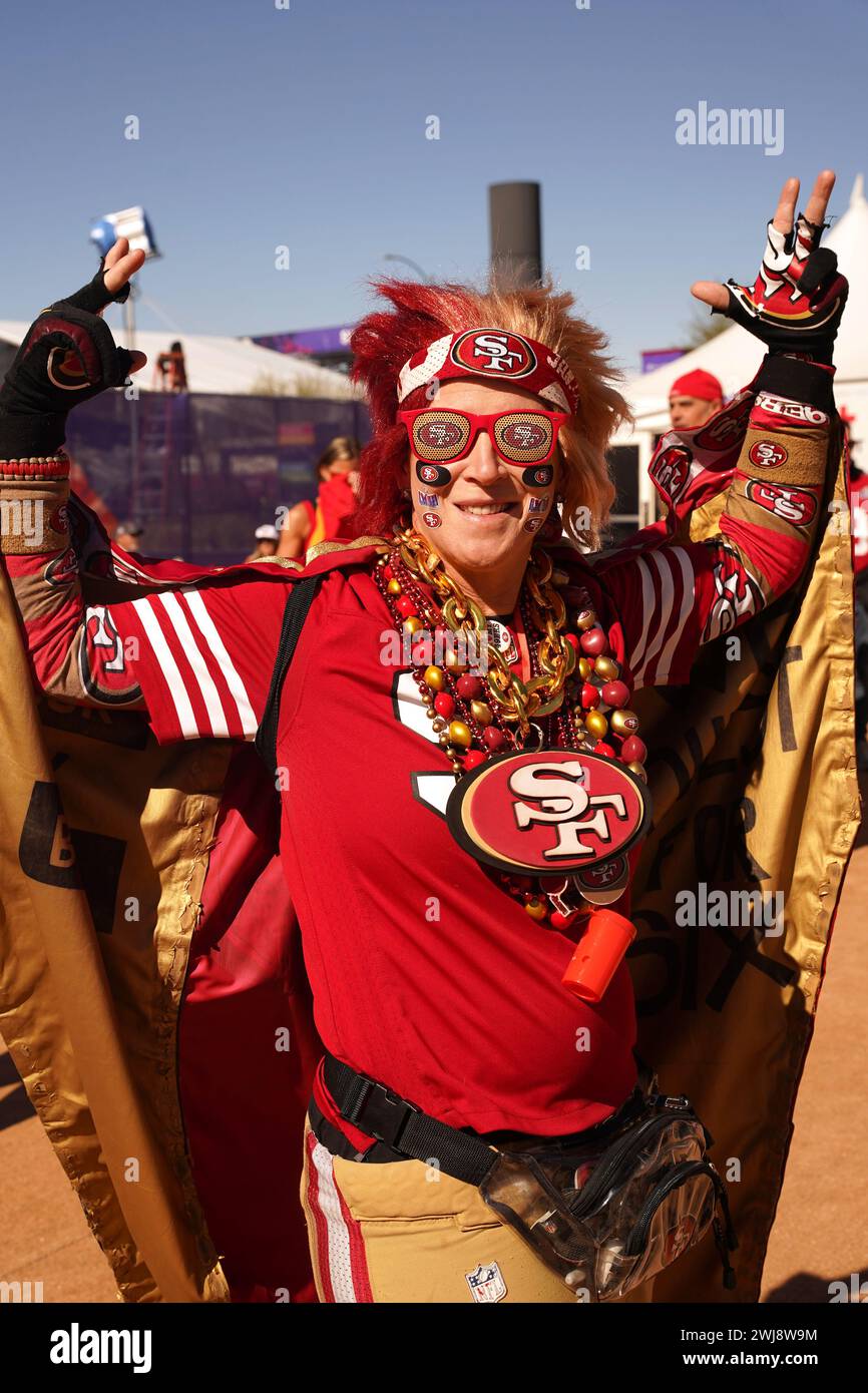 Kansas City Chiefs fans enjoy festivities outside Allegiant Stadium ...