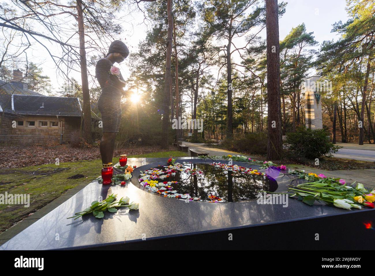 Dresden Heidefreidhof Am 13. und 14. Februar 1945 wurde Dresden bei 3 Bomberangriffen der ...