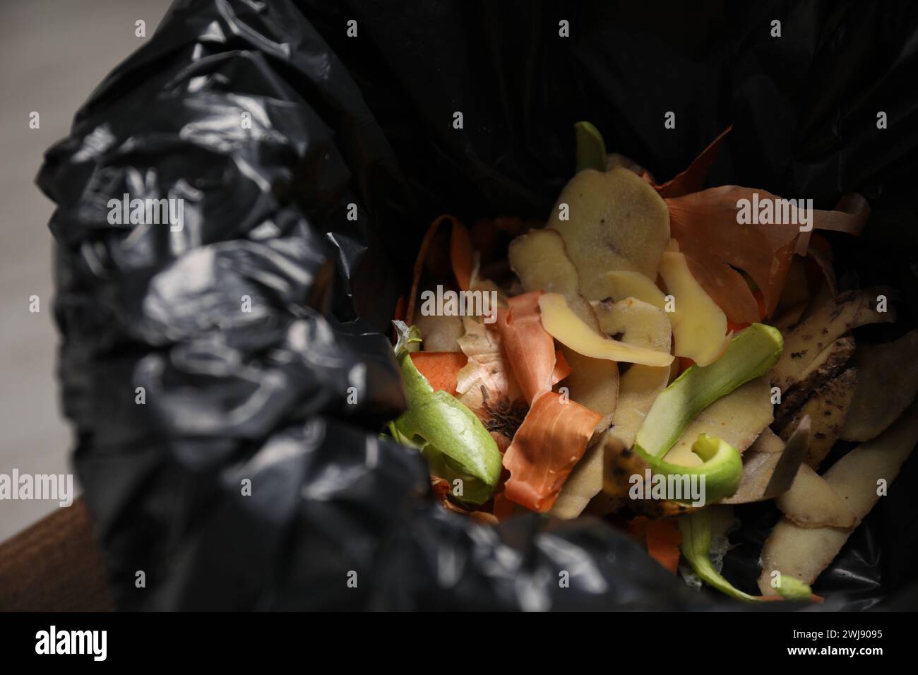 Food waste bin vegetables potato hi-res stock photography and images ...