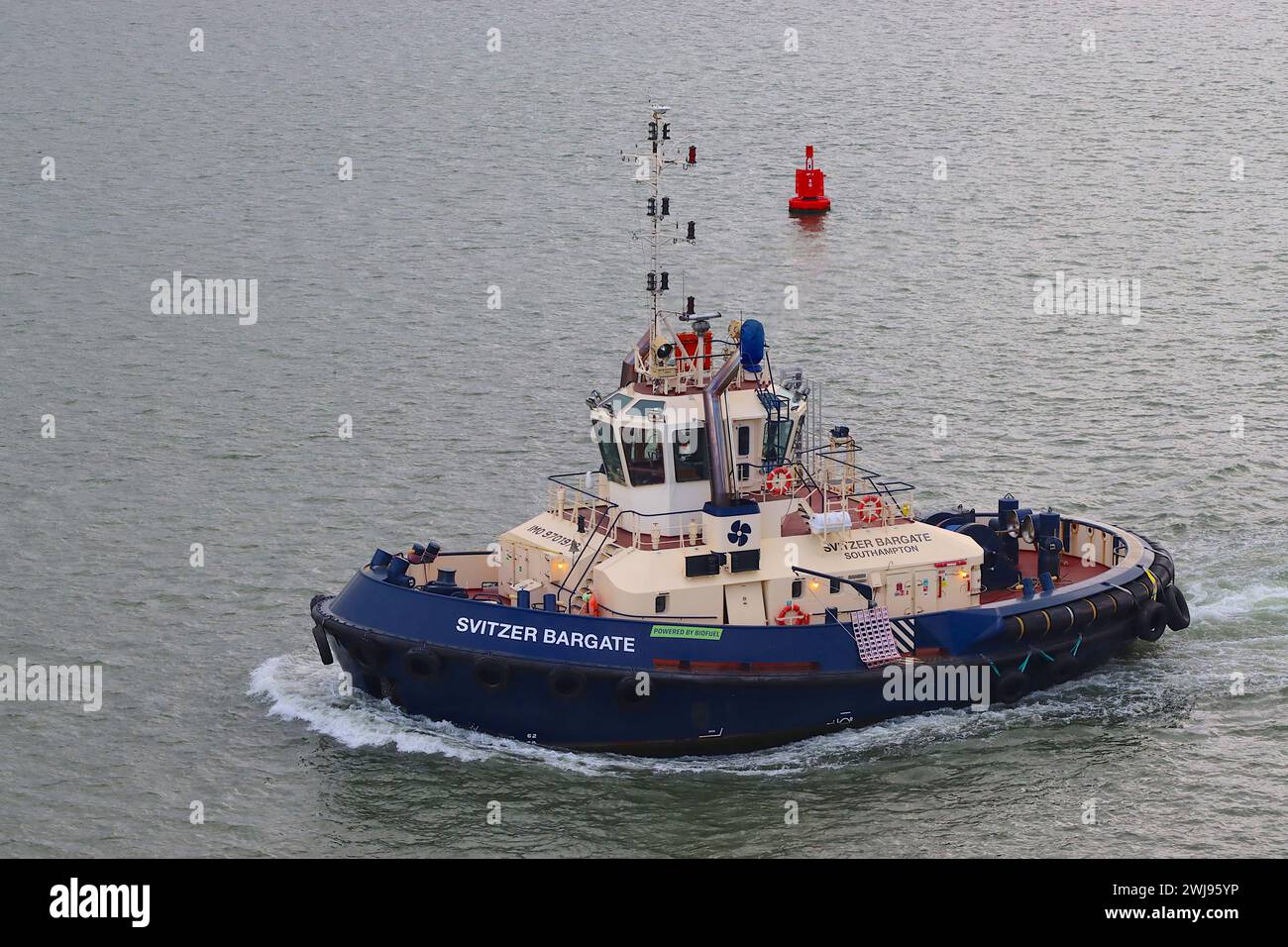 Harbour tug “Svitzer Bargate” returns to its berth at Southampton Water ...