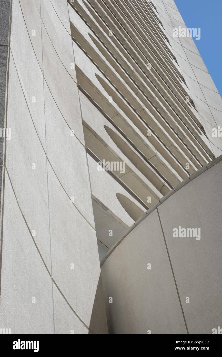 Shapes & patterns & architectural forms at the MLC Centre 25 Martin ...