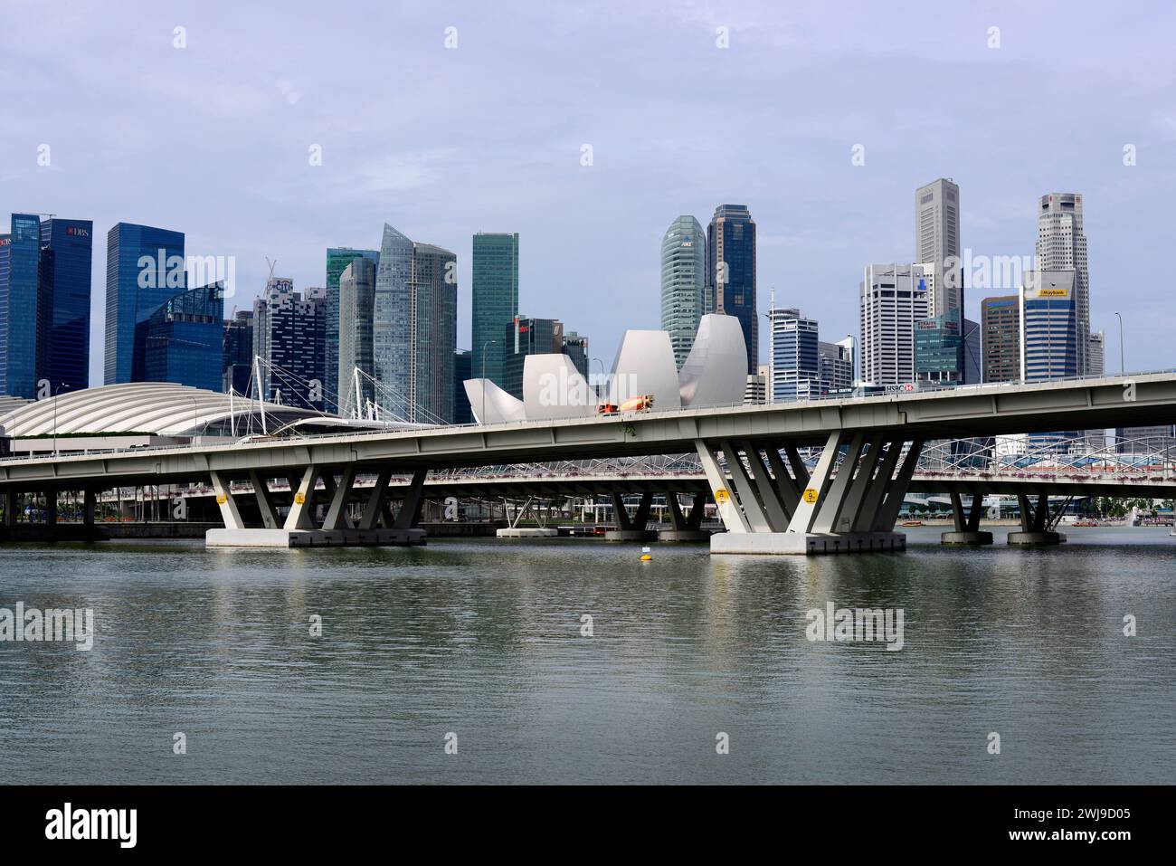 A view of the ArtScience Museum and the modern cbd in Singapore Stock ...