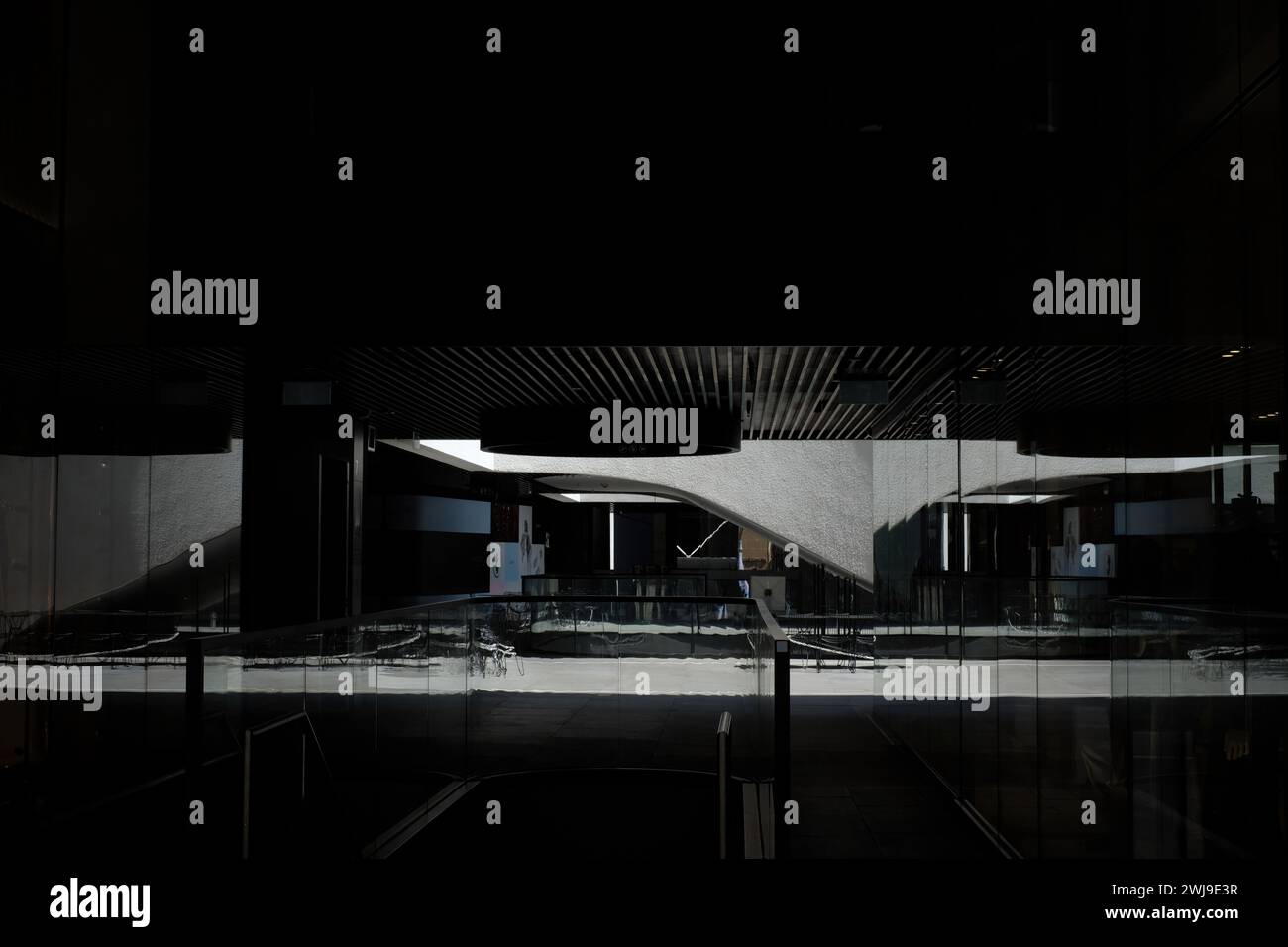 Shapes & patterns & architectural forms at the MLC Centre 25 Martin ...