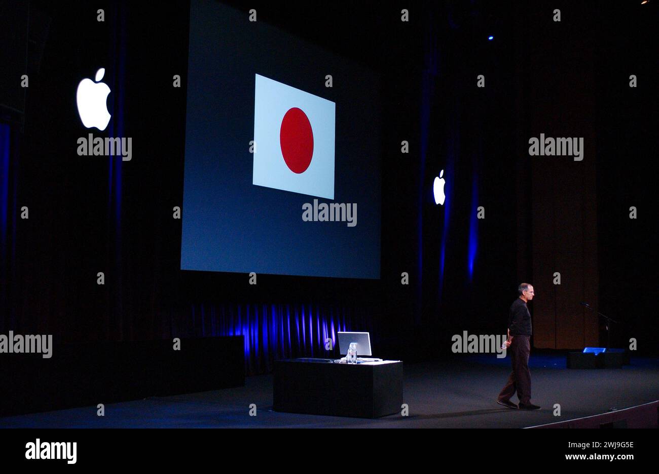 Itune store hi-res stock photography and images - Alamy