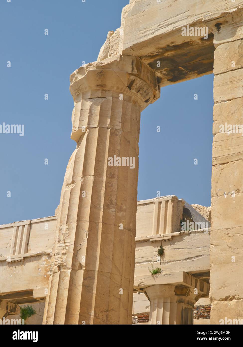 Greek history, ancient pillar or city with keystone arch, architectural ...