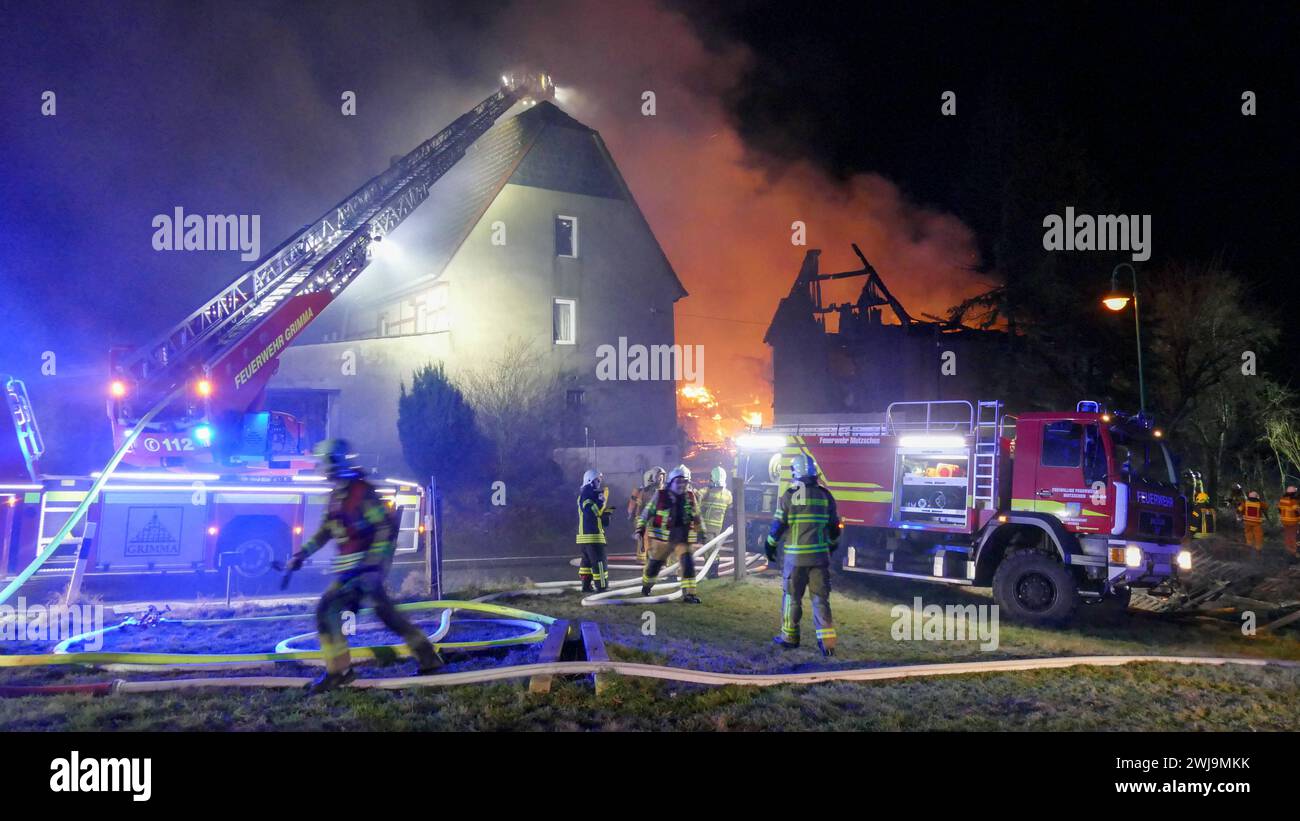 Grimma - Verheerender Großbrand auf Vierseitenhof Feuerwehr muss ...